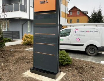 Producator De Totem Publicitar Luminos - Fabrica De Reclame